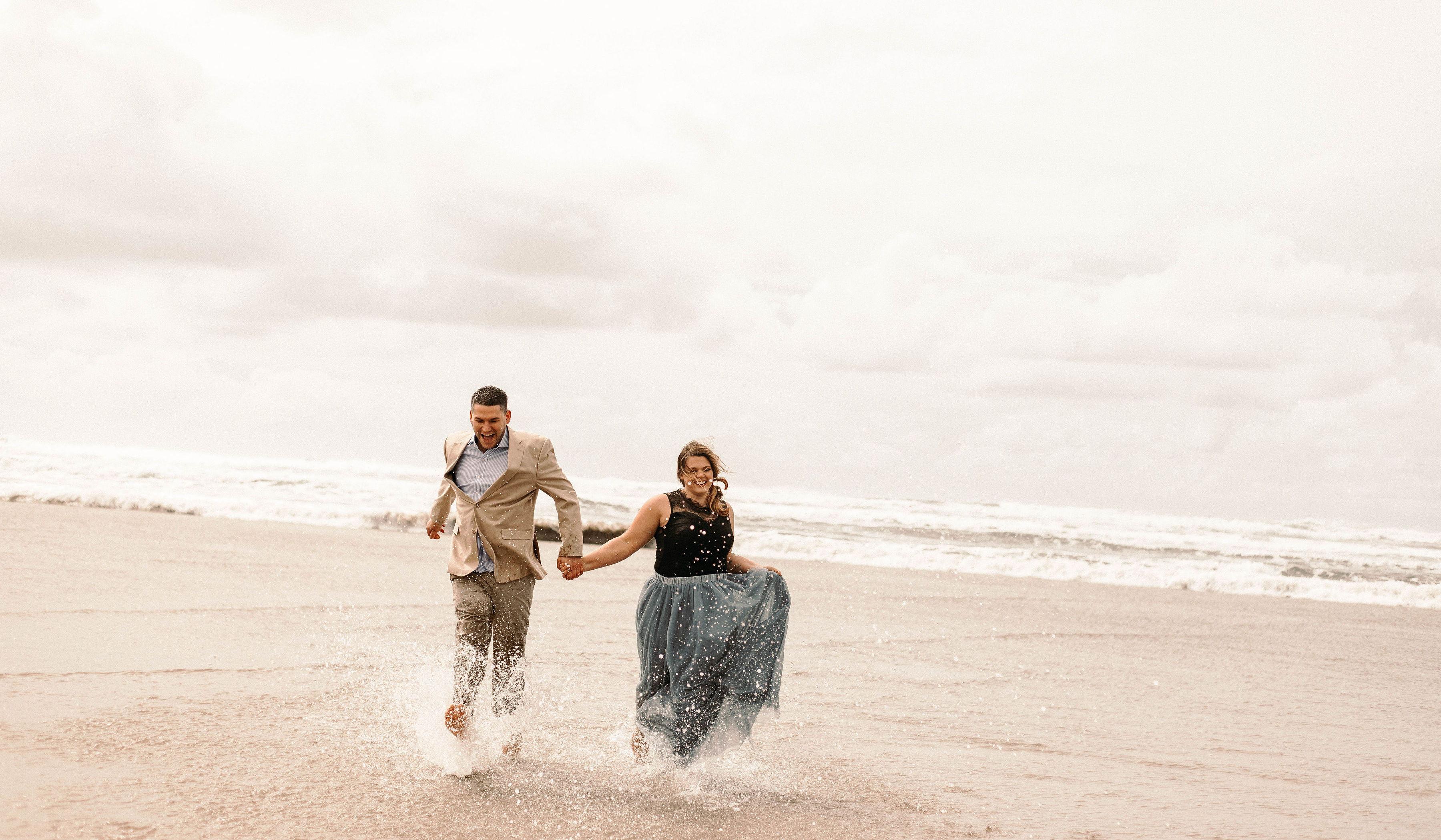 Laura McGarry and Christopher Hewitt's Wedding Website