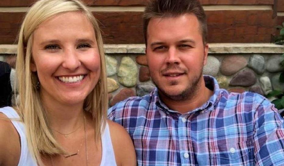 Leanne Durham and Christopher Murray's Wedding Website