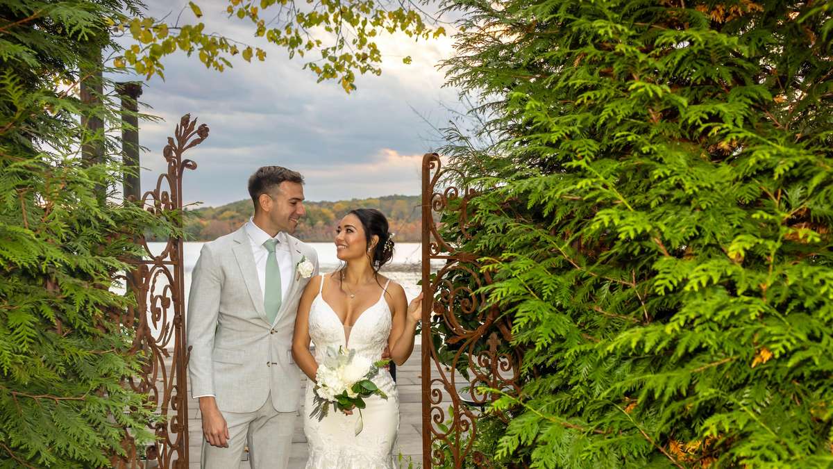 DeVa Photography | Wedding Photographers | Cost, Reviews & Photos | Zola