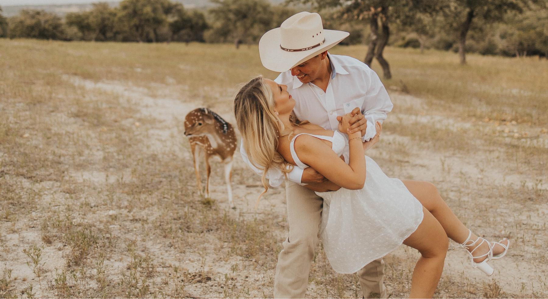 Annie Hart and Dusten Colòn's Wedding Website