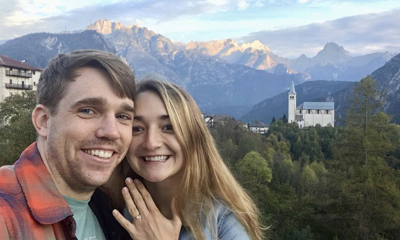 Svet Signyeyeva and Tyler LeRoy's Wedding Website