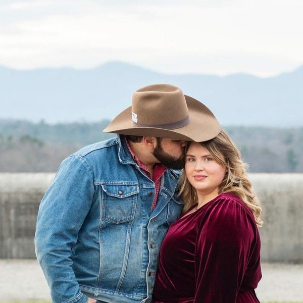 Logan Blaine Stripling and Hannah Elaine Parrott's Wedding Website