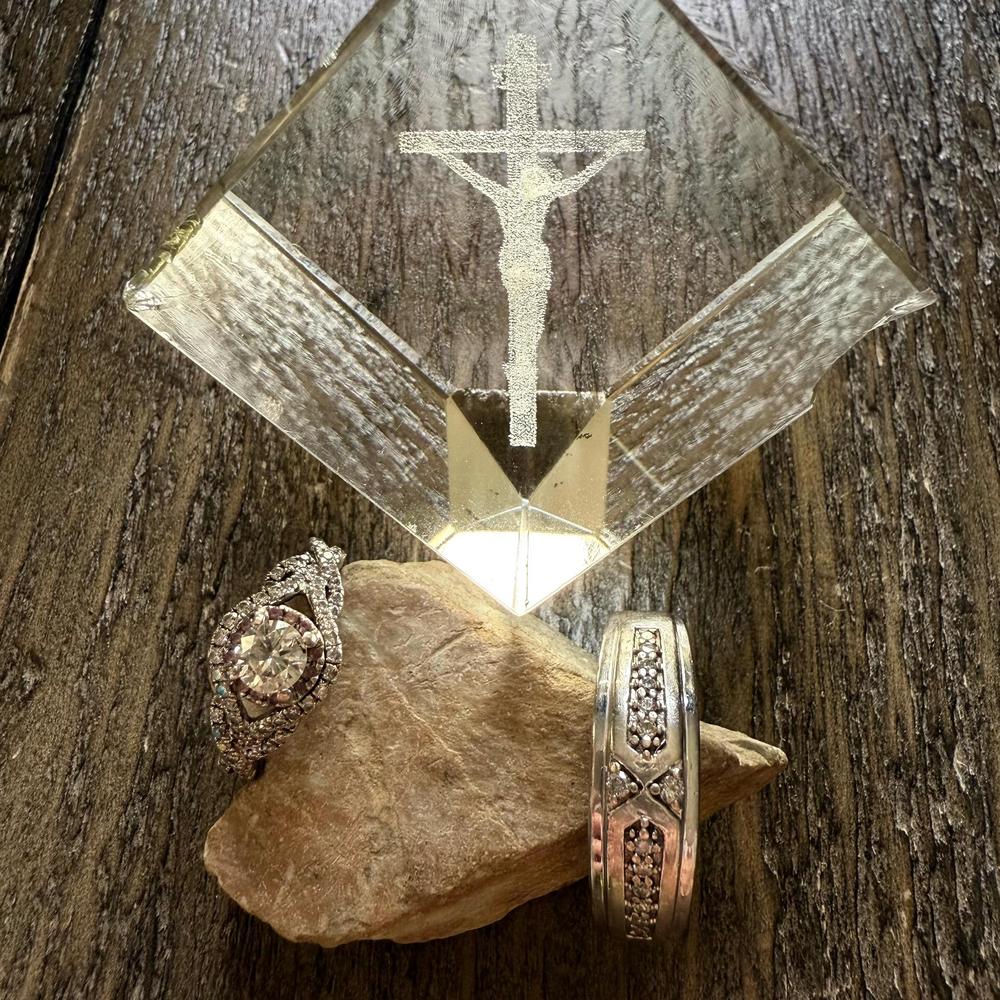 Rosalind Cruz-Madrigal and Dain Cruz Benjume's Wedding Website