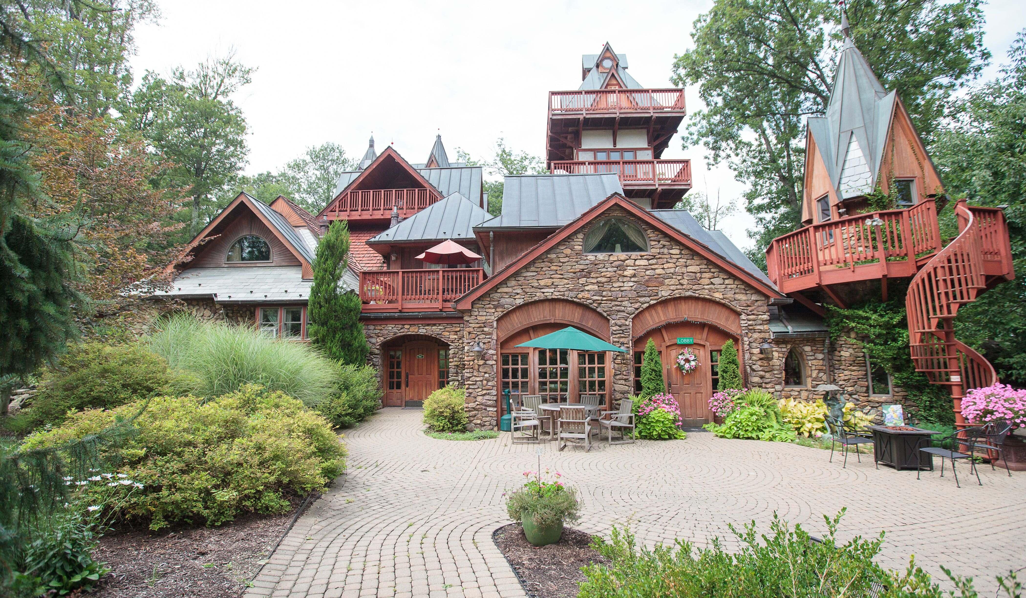 Sara Toomey and James Baker's Wedding Website