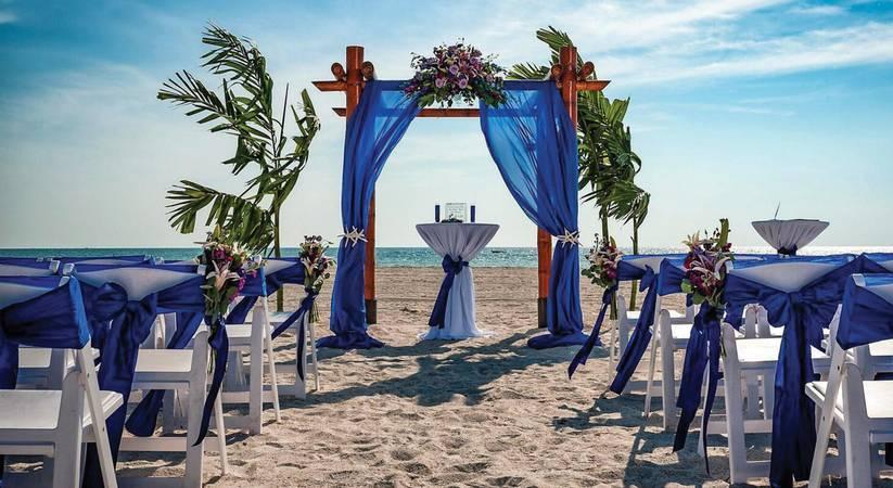 Christina Ezinski and Kyle Hronek's Wedding Website