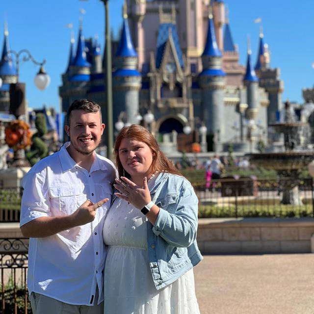 Jordyn Collins and Luke Wallace's Wedding Registry on Zola