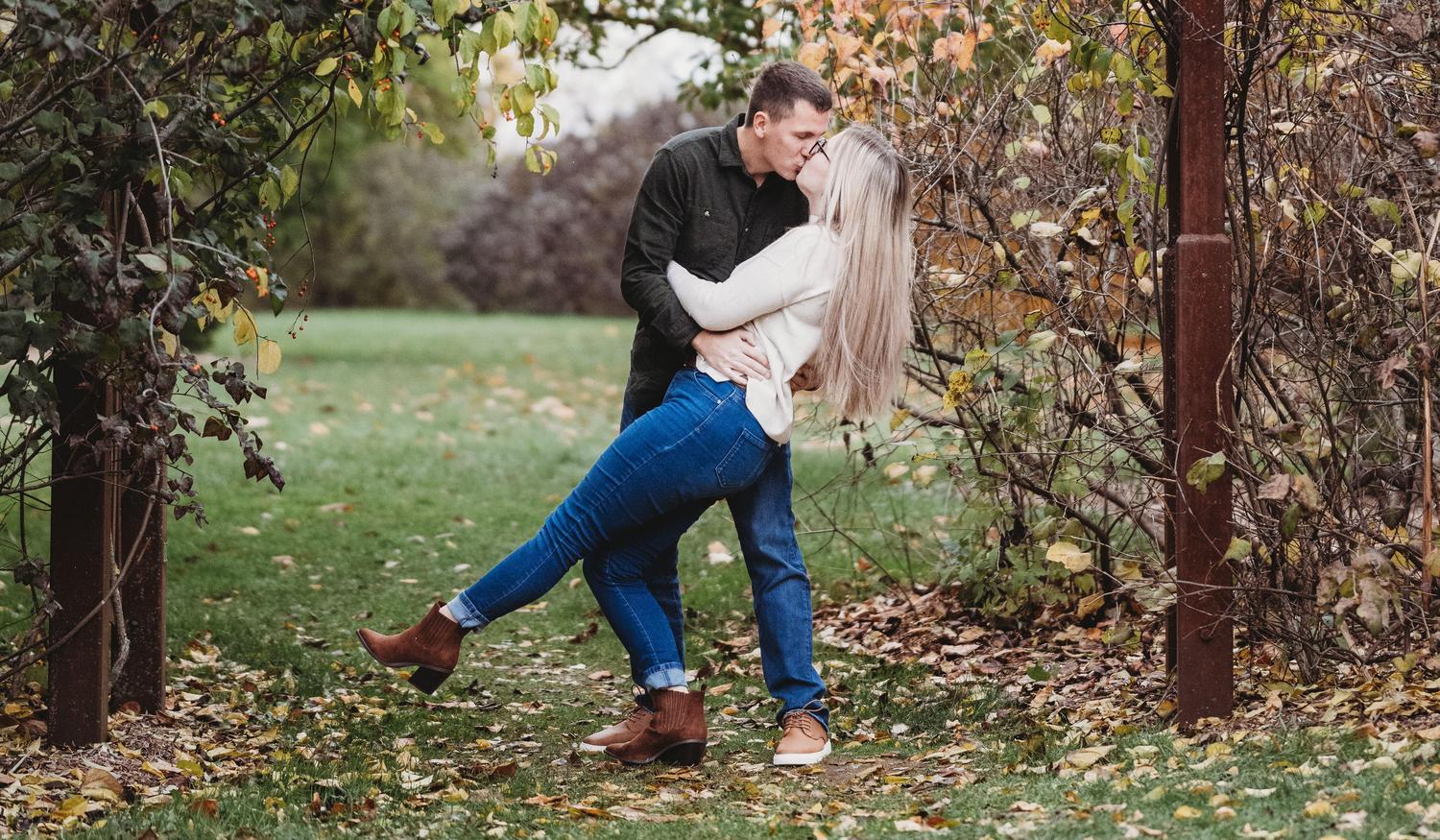 Kara Vesely and Derek Darling's Wedding Website