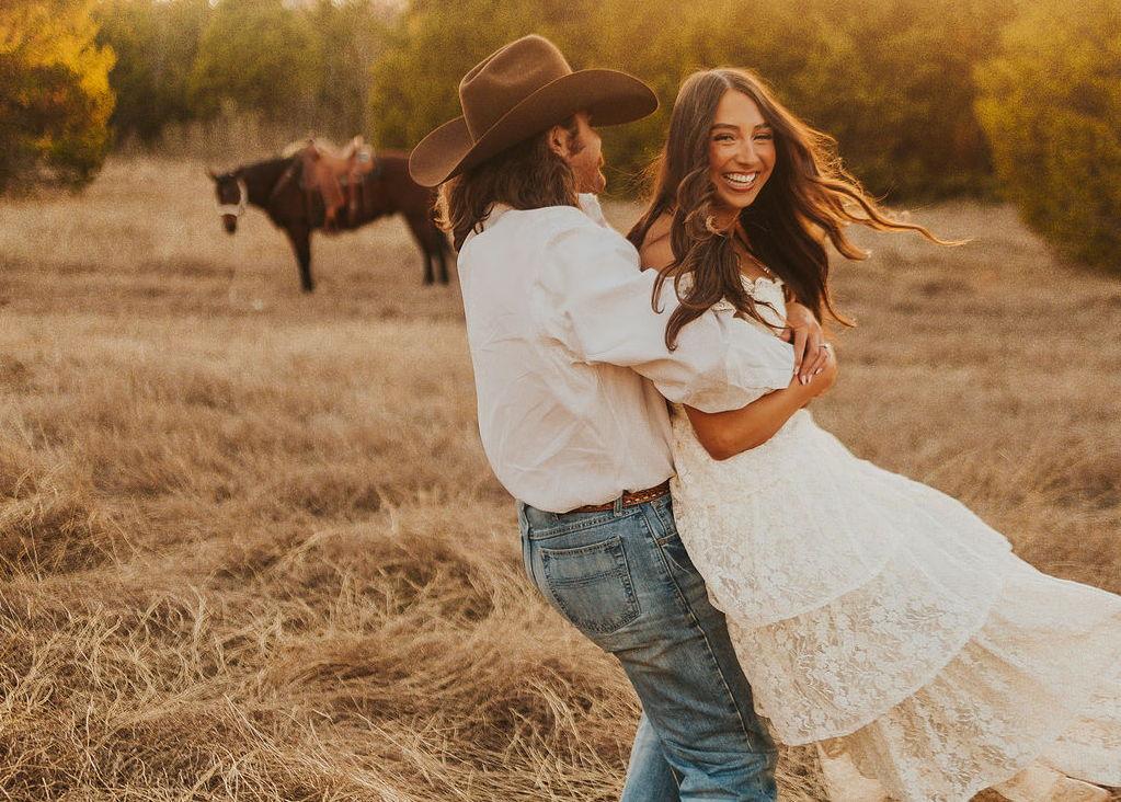 Savannah Millet and Derek Dillon's Wedding Website