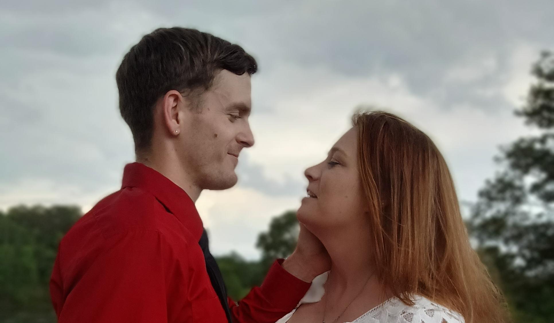 Leslie Mooneyham and John Johnson's Wedding Website