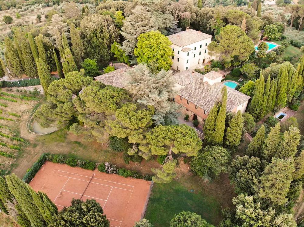 Lydia Haydel and Alec Amos' Wedding Website