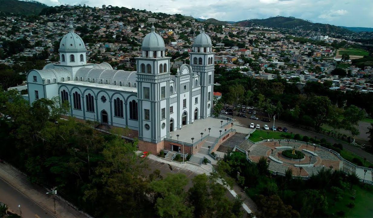 Ana Ochoa and Sam Meyer's Wedding Website