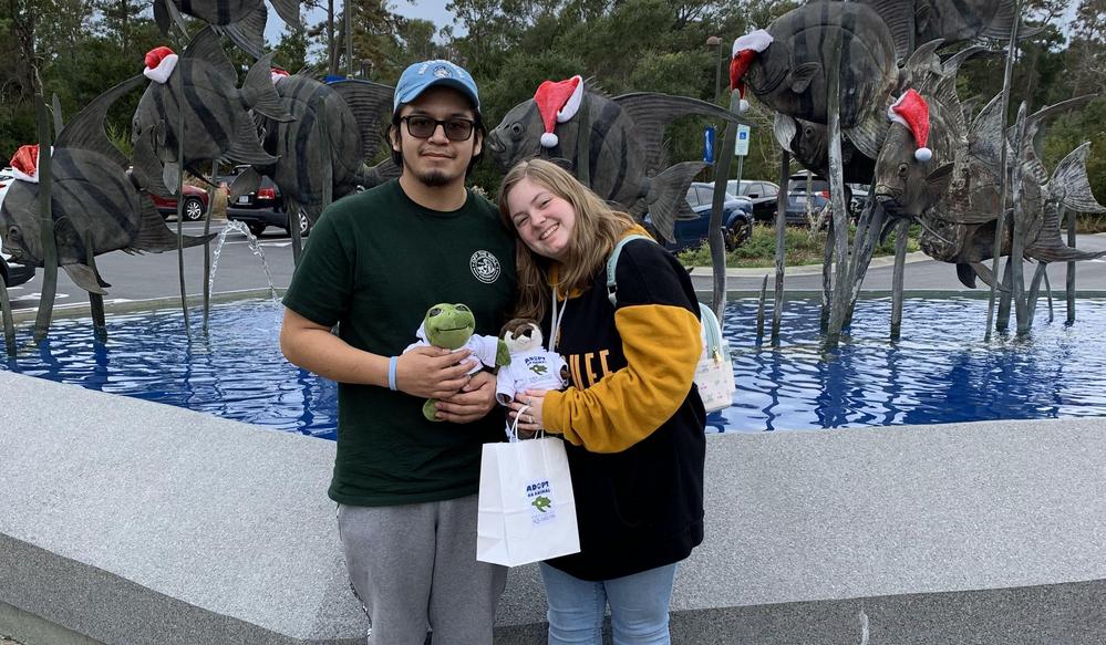 Sharon Nicole (Nikki) Colley and Bryan Isidro Roblero Ramos' Wedding ...