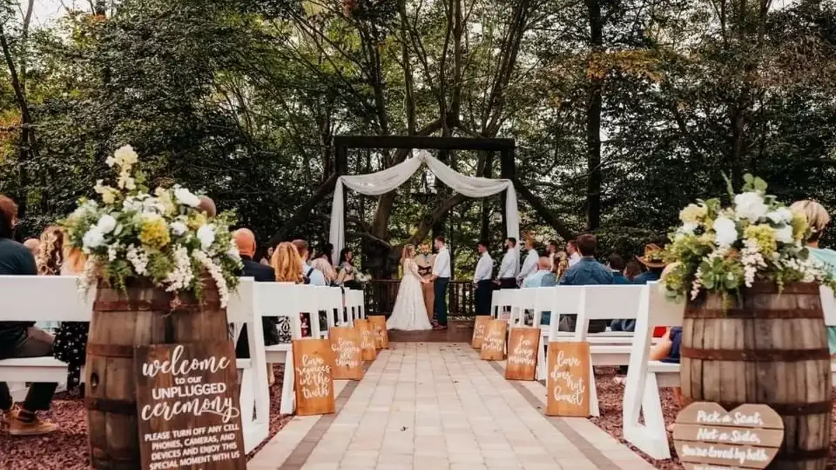 Willow Haven Event Center | Wedding Venues | Cost, Reviews & Photos | Zola