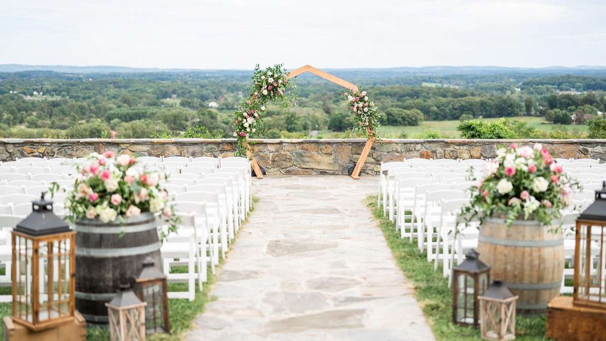 The Stable At Bluemont Vineyard | Wedding Venues | Cost, Reviews ...