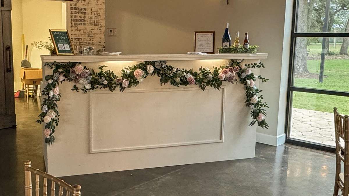 The Hitching Post Mobile Bar | Wedding Bar Services & Beverages | Cost ...