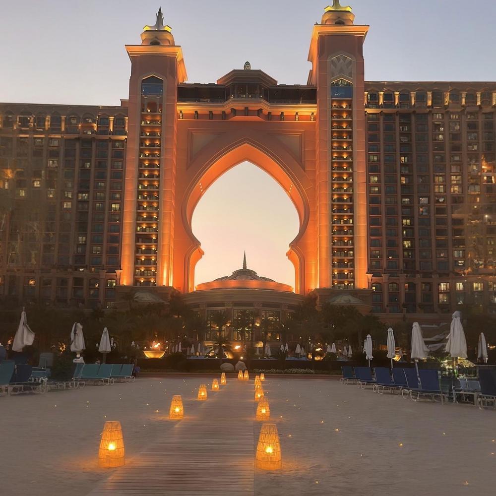 Thallia Sheblee and Ben Girling's Wedding Website