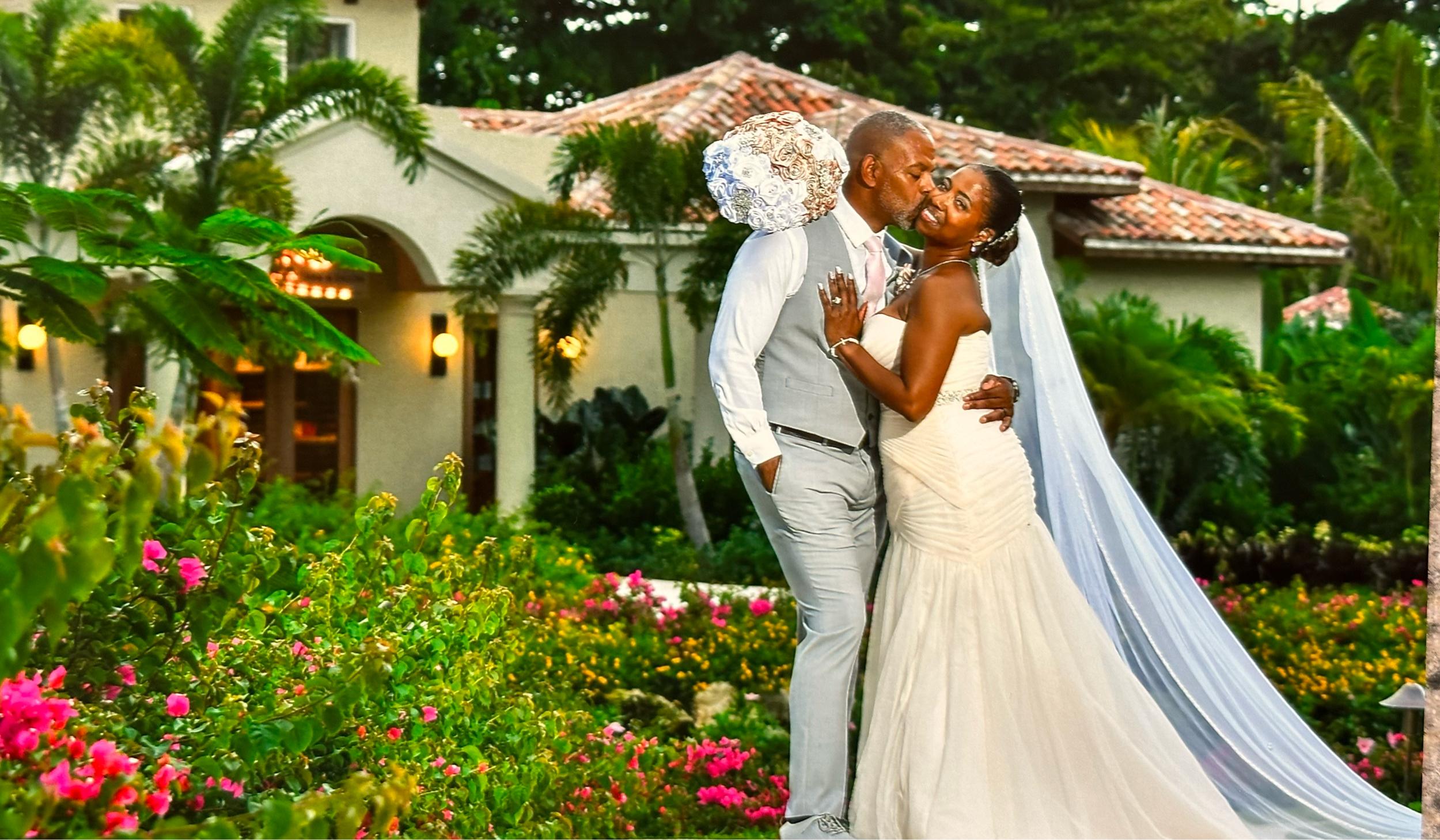 Jesse Gray and Antinique Gray's Wedding Website