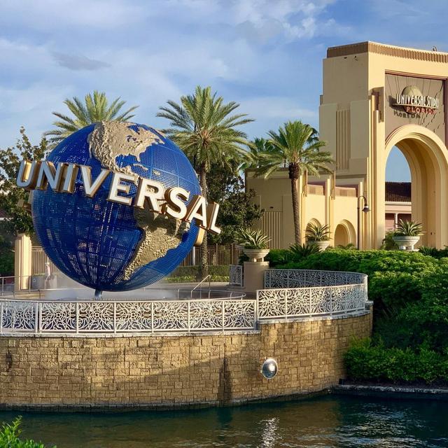 Hannah Saxton and Dustin Murray's Wedding Registry on Zola