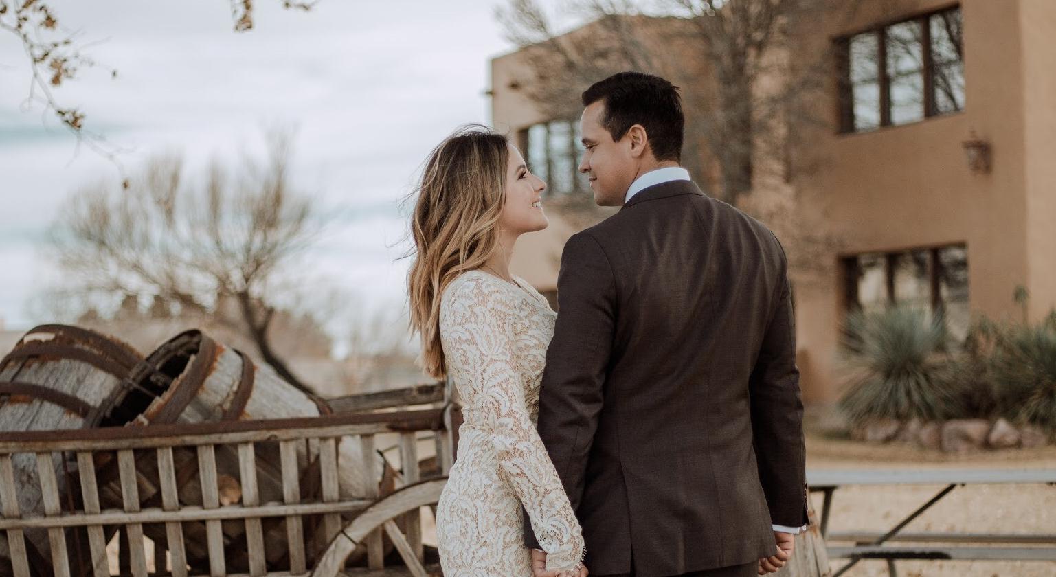 Laura Maroti and Mauricio Fierro's Wedding Website