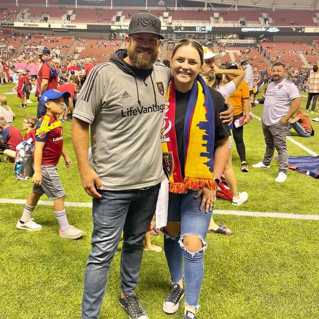 Melanie Margaret Slater and Christopher Capper's Wedding Registry on Zola