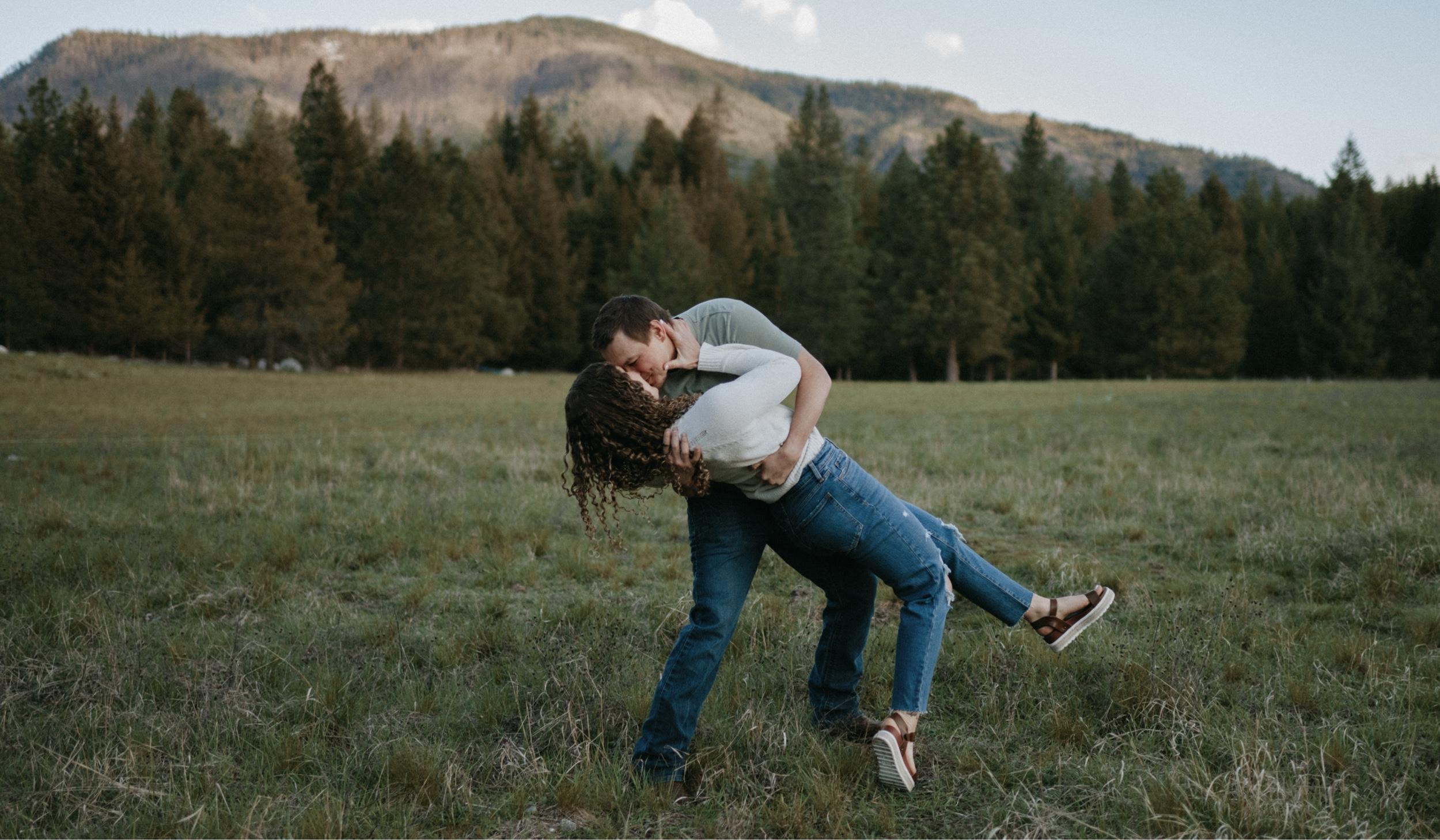 Jessica Medeiros and Johnny Thompson's Wedding Website